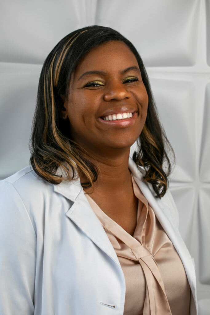 Dentist in Houston - Luxadent Cosmetic and Implant Dental Center